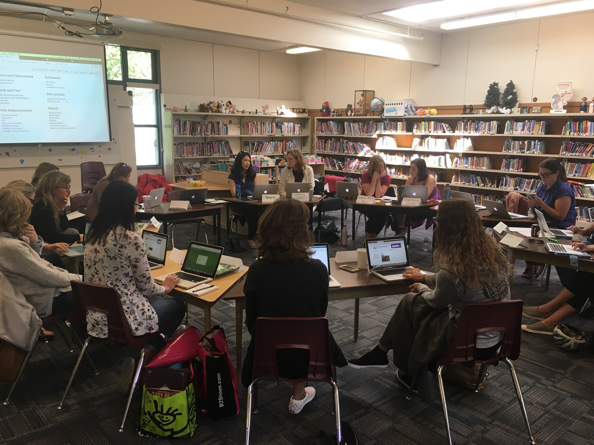 Library - Upper Lynn Elementary